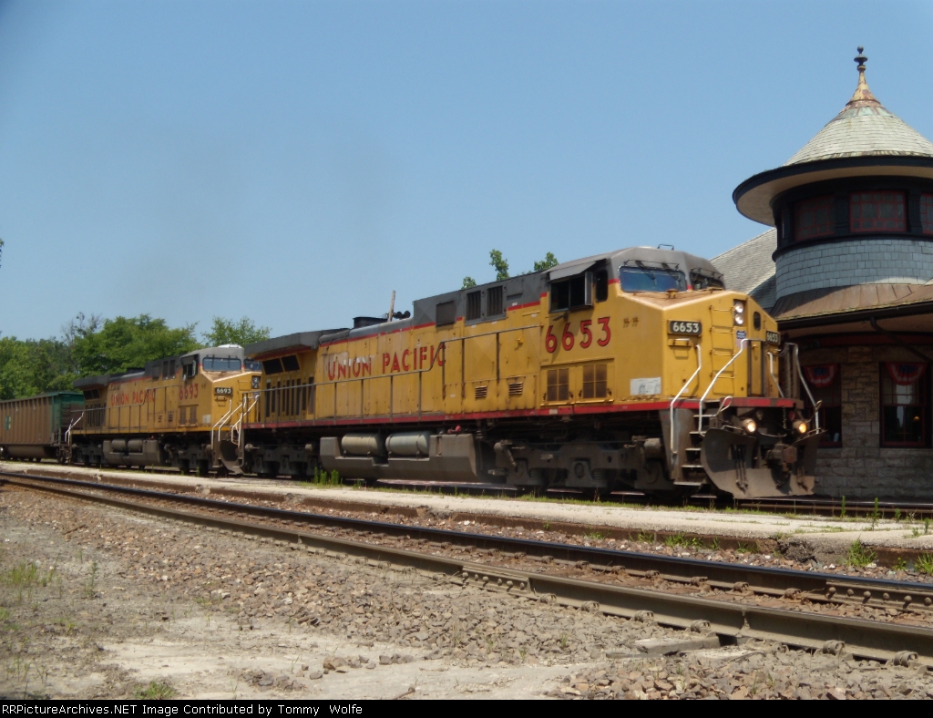 UP 6653 leads a loaded coal